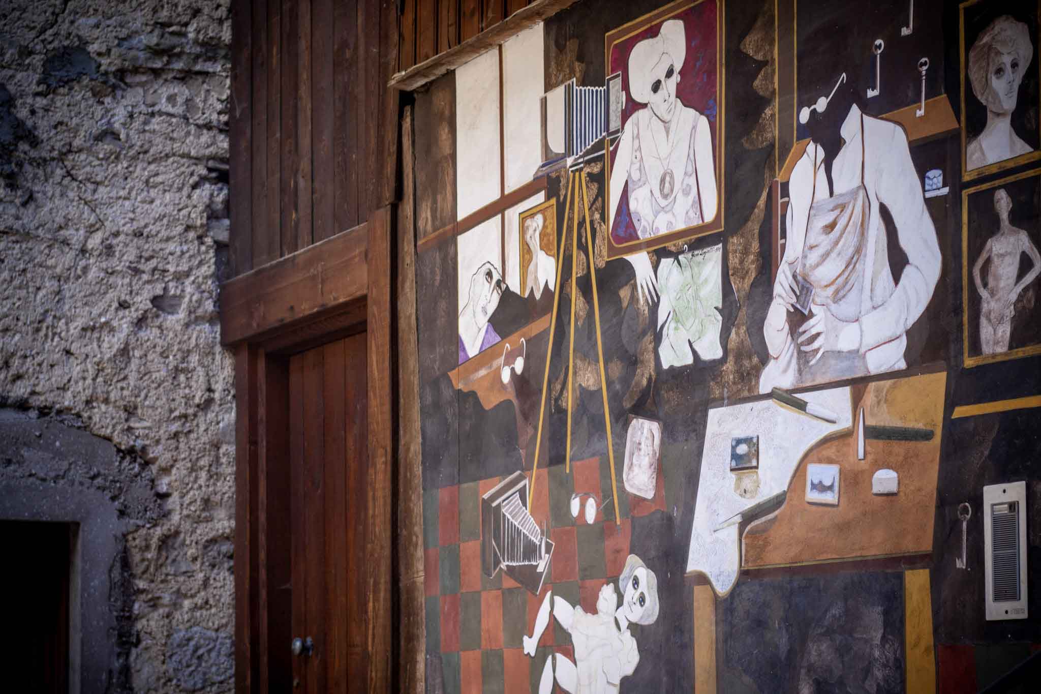 037. LA FOTOGRAFIES DE CETTA - Cibiana di Cadore, Il paese dei Murales ...